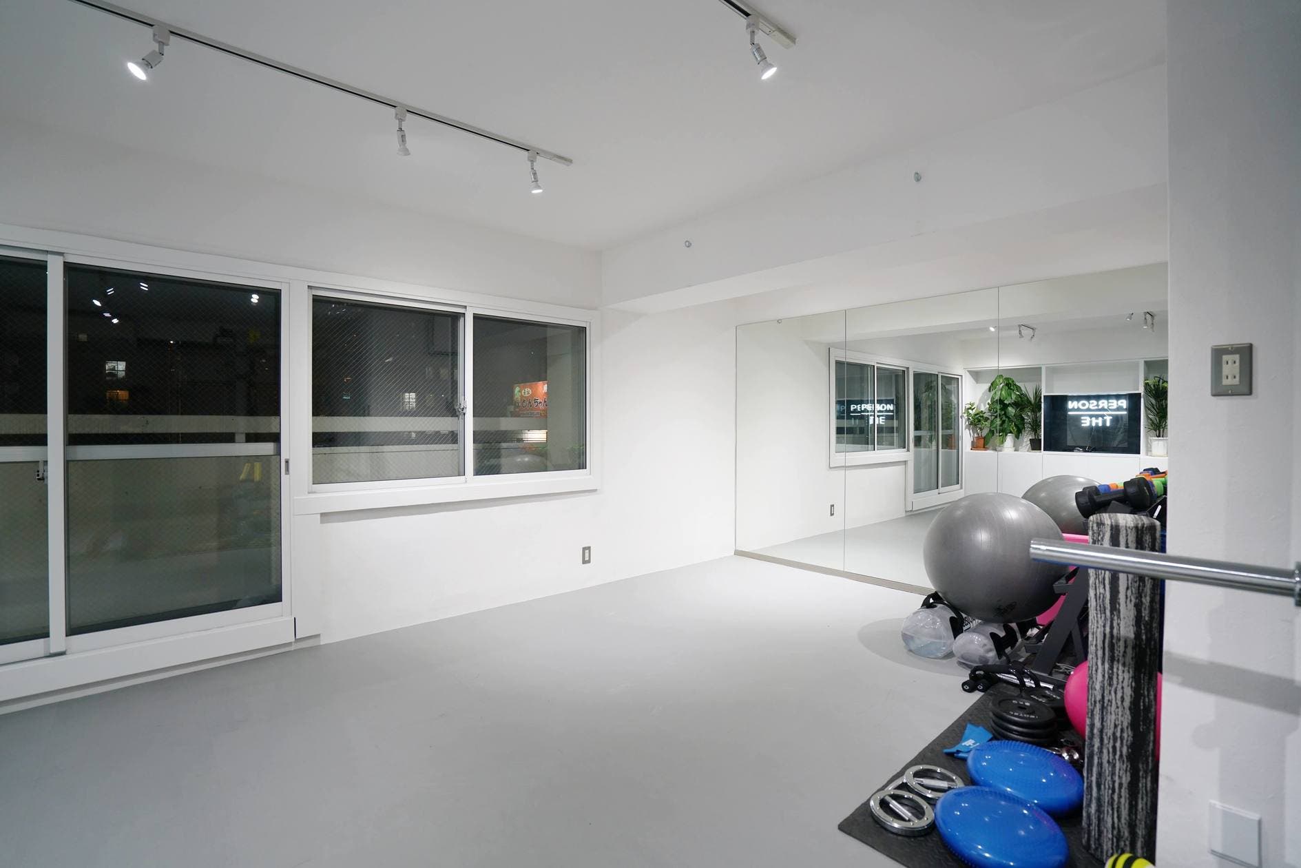 【恵比寿徒歩2分】[動画・スチール撮影可]個室のパーソナルトレーニングジムのレンタルジムの写真15