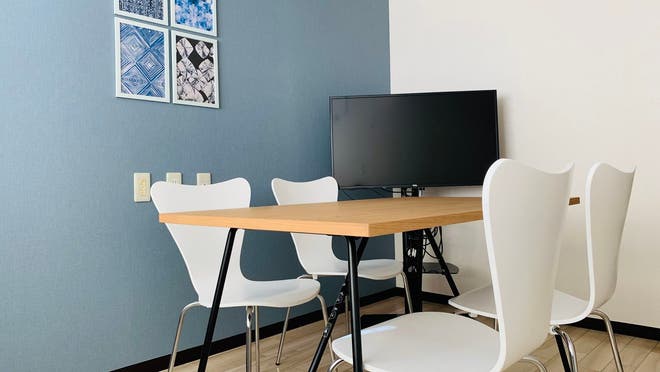 【まちの会議室★東中野】<インディゴ>東中野駅30秒! 施術用ベッドと小さなミーティングスペースのあるレンタルサロンを1時間からの写真3