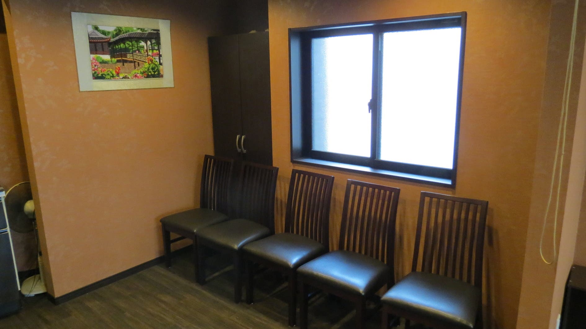 食事会・誕生日会・ママ会・会議、コスプレ撮影などに生かせるスペース、トイレ、収納付きの写真8