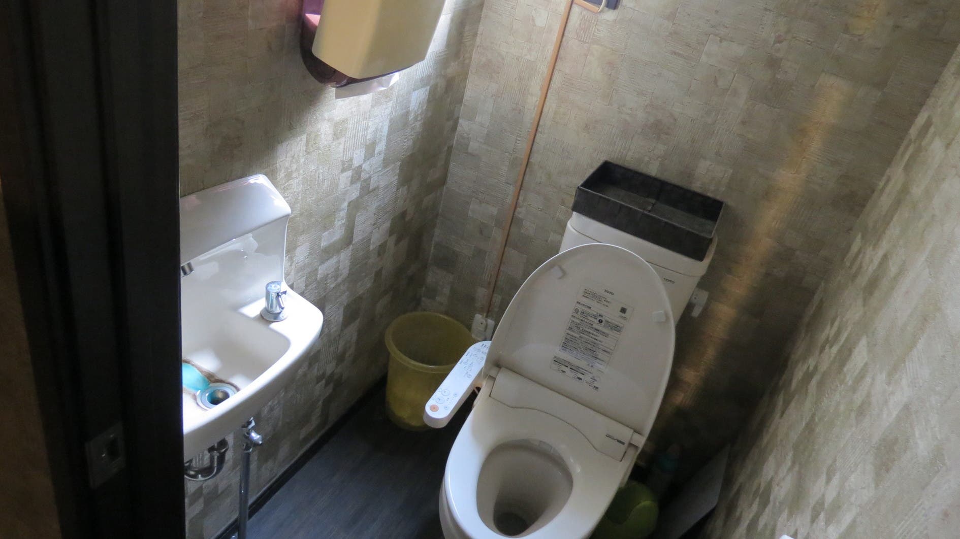 食事会・誕生日会・ママ会・会議、コスプレ撮影などに生かせるスペース、トイレ、収納付きの写真17