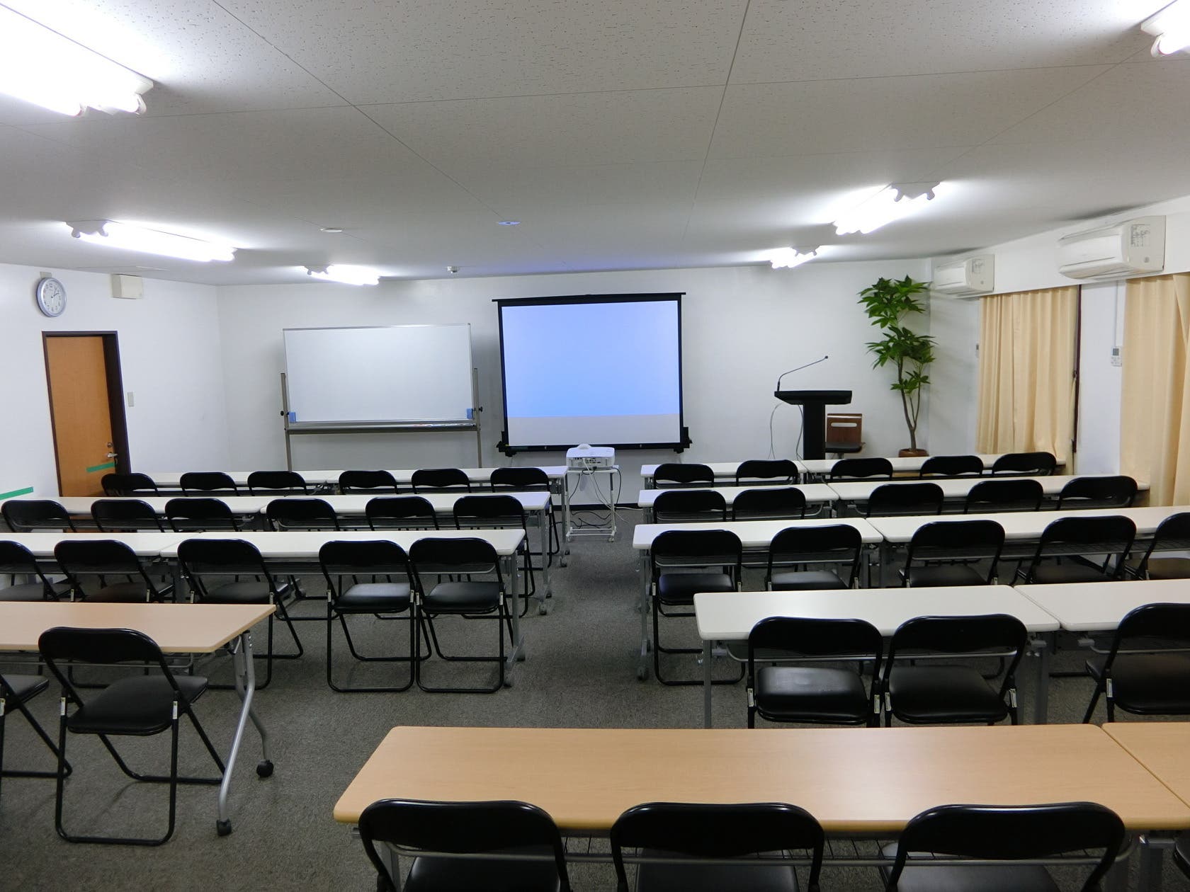 【最大55人】(地)淀屋橋駅徒歩90秒♪コンビニ1分♪Wマイク2本WIFI冷蔵庫完備24時間利用可能♪の写真8