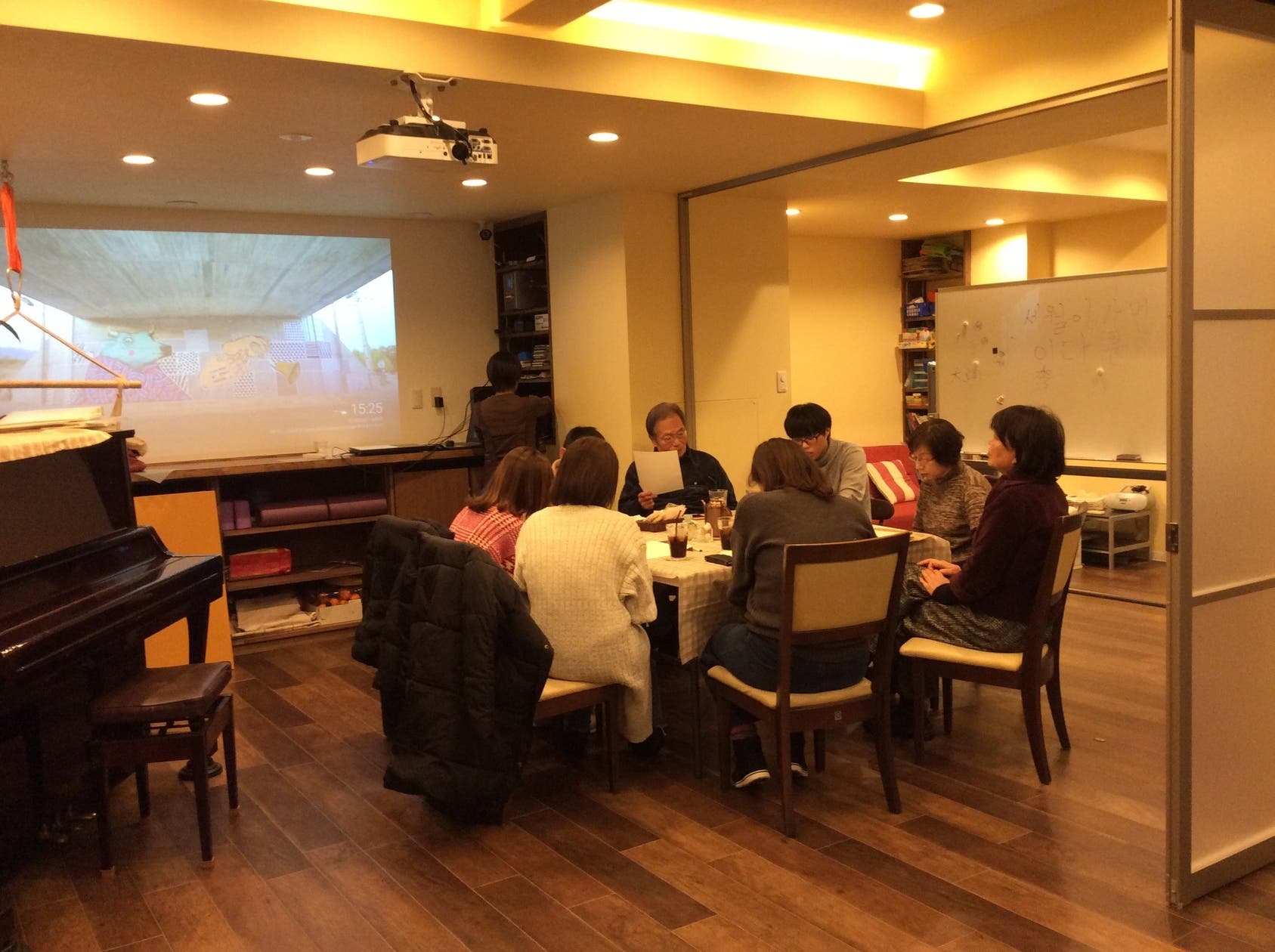 レンタルカフェ　ママ会　飲食　会議等、さまざまなごイベントに合わせてご利用頂けます！の写真5