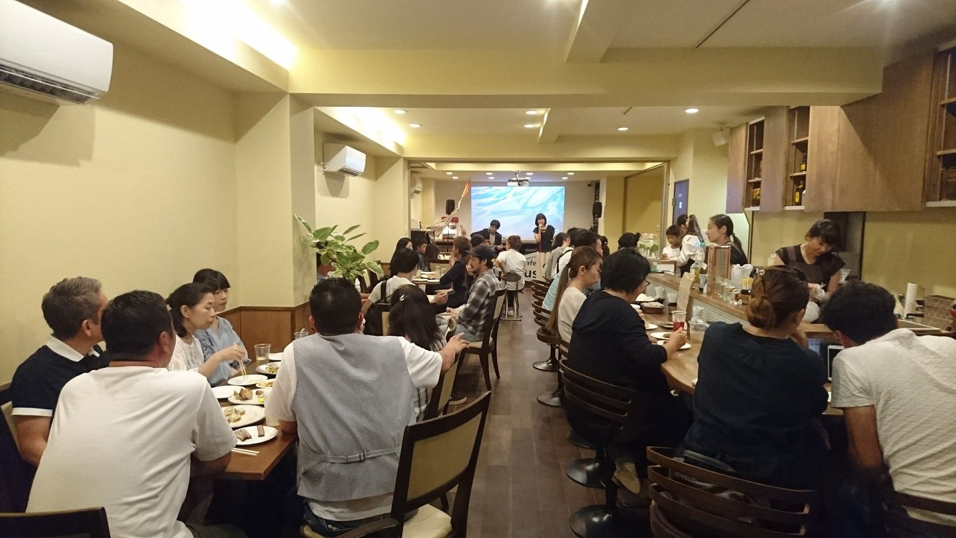 レンタルカフェ　ママ会　飲食　会議等、さまざまなごイベントに合わせてご利用頂けます！の写真9