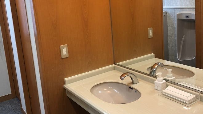 【四ツ谷駅徒歩4分】Wi-Fi・ホワイトボード完備のコンパクトな会議室を格安で!の写真6