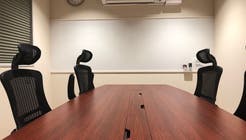 【四ツ谷駅徒歩4分】Wi-Fi・ホワイトボード完備のシンプルな会議室③(最大8人用)!の写真3