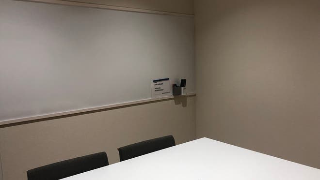 【四ツ谷駅徒歩4分】Wi-Fi・ホワイトボード完備の6人用会議室⑥!の写真3