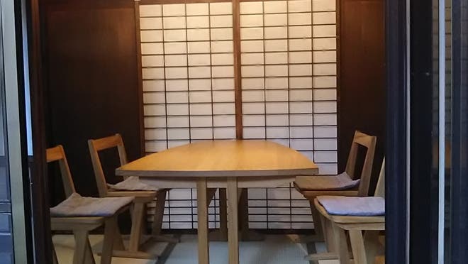 京町家の坪庭が見える可愛い小部屋です!の写真2