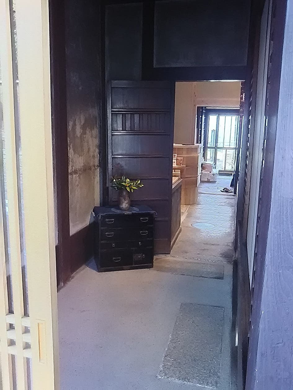 京町家の坪庭が見える可愛い小部屋です！の写真5