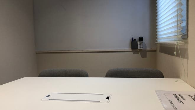 【四ツ谷駅徒歩4分】Wi-Fi・ホワイトボード完備のコンパクトな会議室を格安で!の写真3