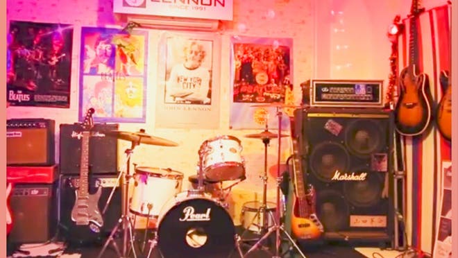 スペース奥にフラットなステージ付き!発表会、誕生日会、パーティー、会議利用などに!の写真7