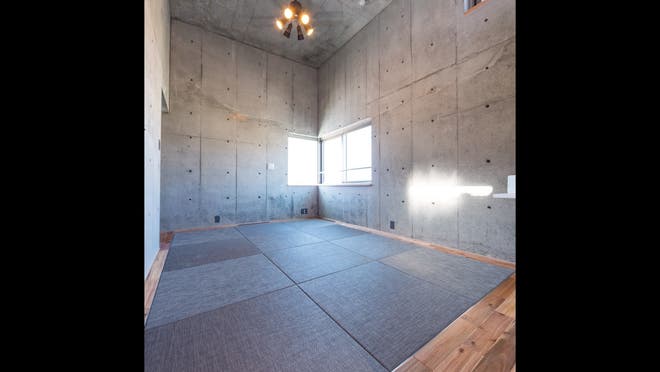 RC打ちっ放しの天井高4m おしゃれな空間で撮影・イベント・会議・セミナー・レッスンなどに。の写真1