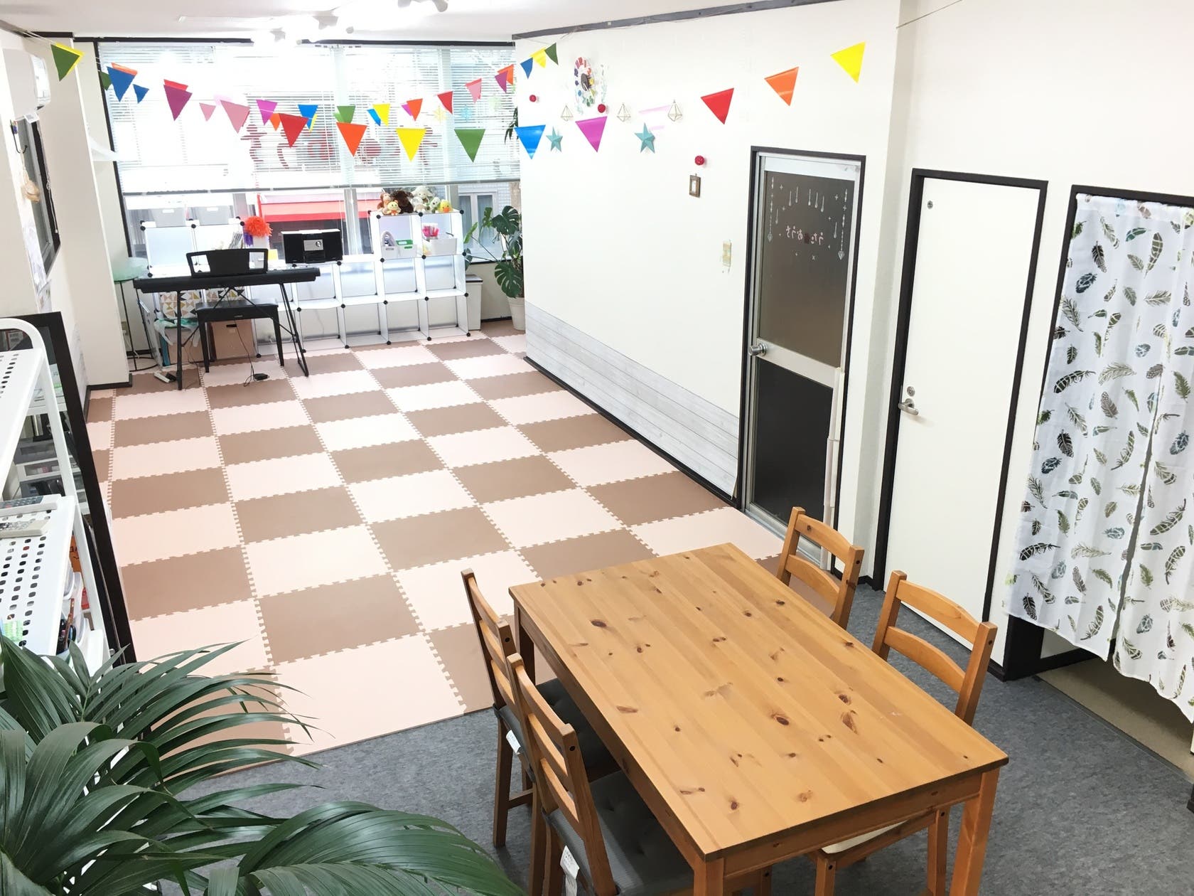 子どもが喜んで遊べて音楽演奏も可能なおしゃれなスペース  太子堂の写真2