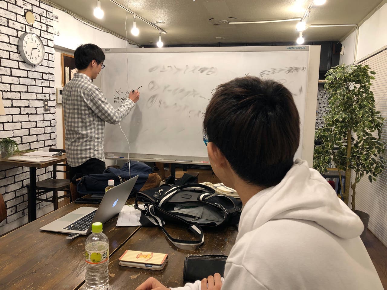 <横浜駅徒歩6分>広々スペース！子連れ女子会も会議もオフ会もできるキッチン付き！WiFi♪の写真4