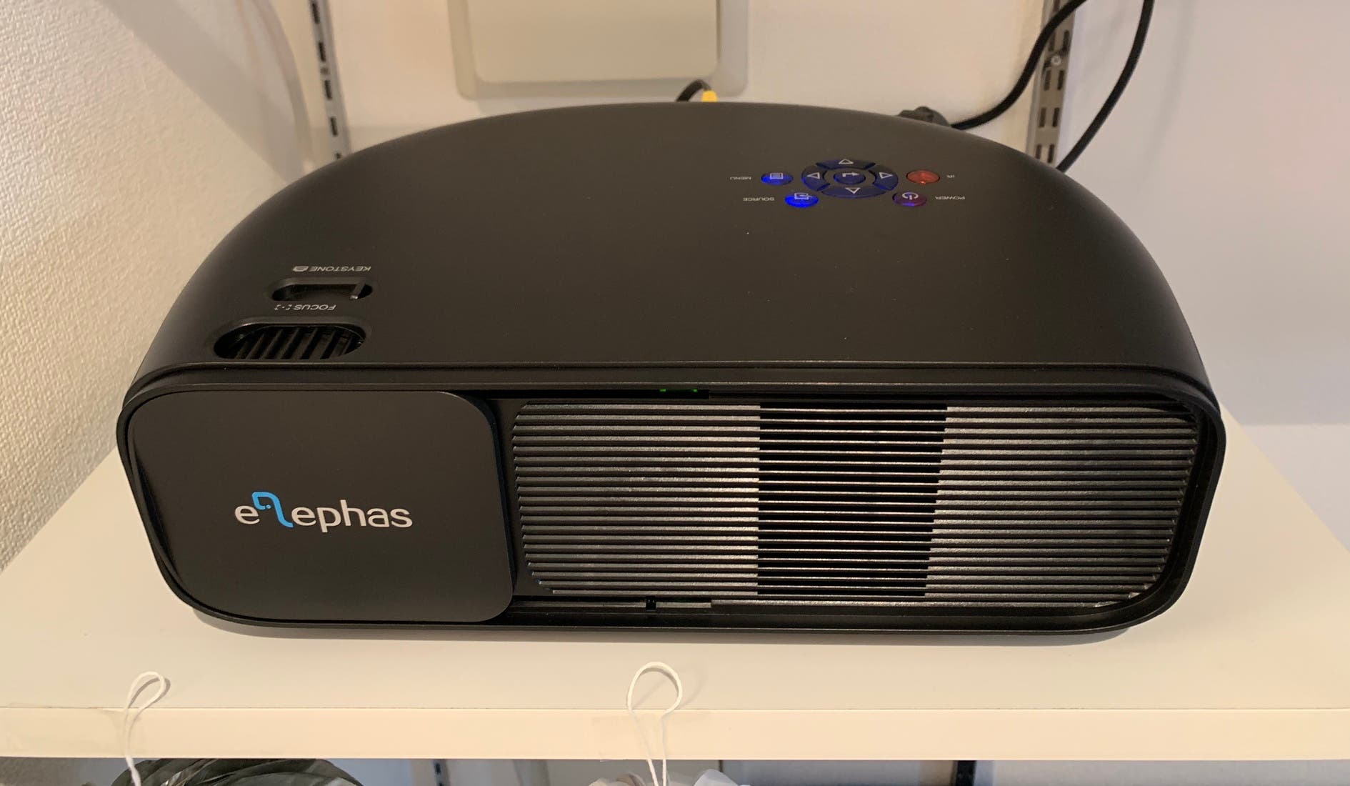 プロジェクター&DVD/Blu-rayプレーヤー＋Amazon Fire TVの画像1