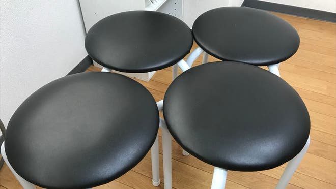 【新橋駅から徒歩30秒!】無料Wi-Fi・40インチモニター完備の8人ゆったりの会議室【シンバー・ファイブ】の写真7