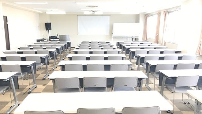 天王寺駅よりすぐ近くの会議室、プロジェクター・ホワイトボードなど無料貸出中!の写真1