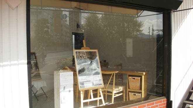 駅近!伊勢外宮しんみち商店街入口に建つお洒落ギャラリー。展示・即売、ワーキングスペースなどに!の写真2