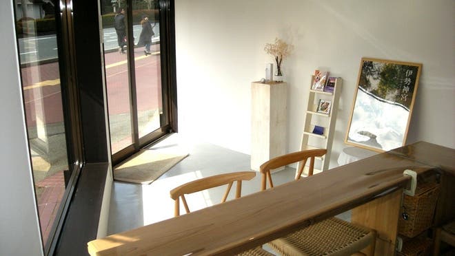 駅近!伊勢外宮しんみち商店街入口に建つお洒落ギャラリー。展示・即売、ワーキングスペースなどに!の写真3