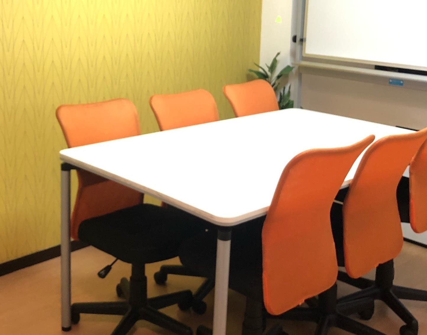 京橋【アクセス抜群！環状線、京阪線、地下鉄、JR東西線】お気軽会議室京橋駅最も近く☆ミーティング☆面談面接☆個別指導の写真7