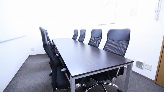 【東京駅・日本橋駅2分】完全個室!PC・プロジェクター・プリンター・コピー機・WiFi全て無料!ふれあい貸し会議室 八重洲No1の写真3