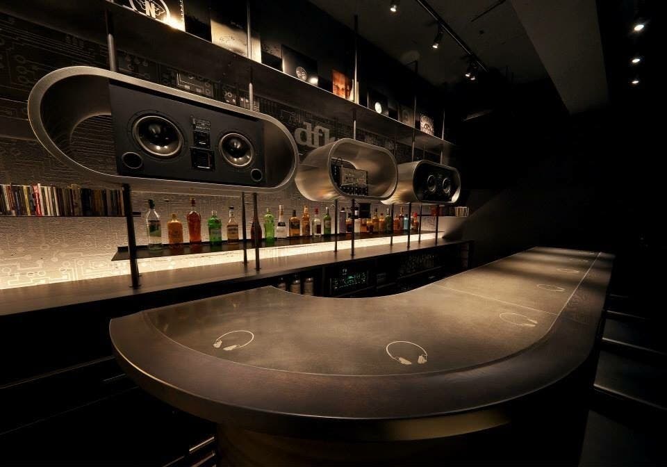 音響と内装デザインにこだわった大阪梅田のテクノ音楽バーです。 | スペースマーケット