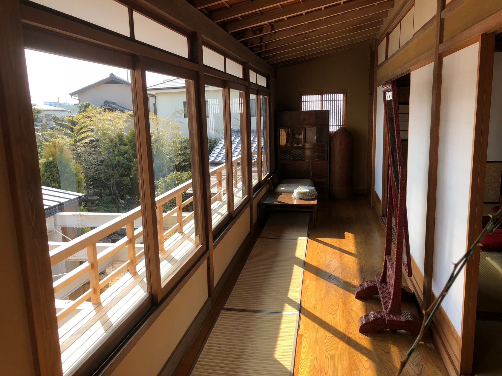 緑を眺める畳の貸スペース：和室八畳二間・海まで徒歩10分の写真6