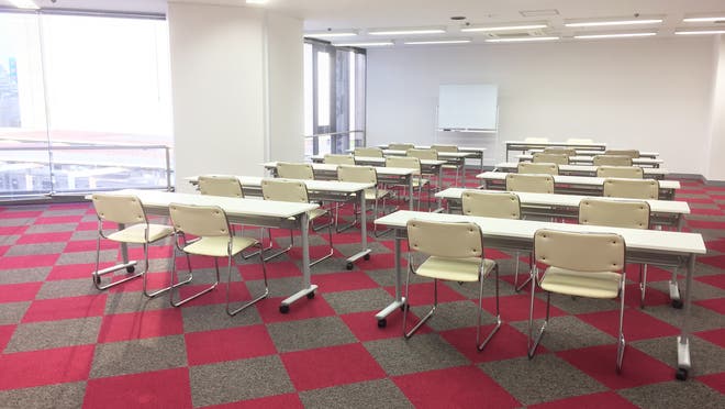 【町田駅直結!5F会議室】自然光で明るく☆広々スペース!会議・セミナー・オフ会・スクール利用に♪の写真1