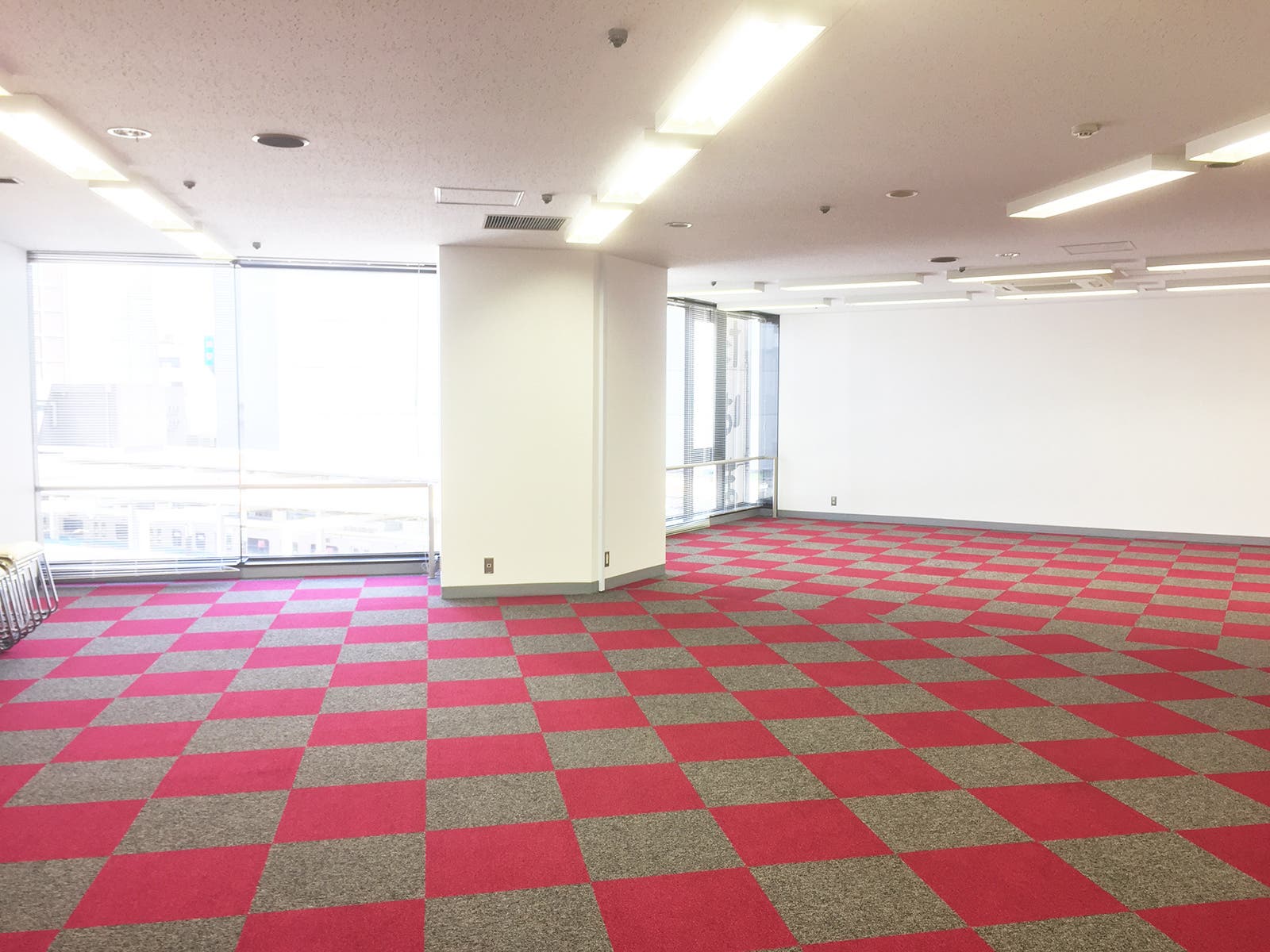 【町田駅直結！5F会議室】自然光で明るく☆広々スペース！会議・セミナー・オフ会・スクール利用に♪の写真3