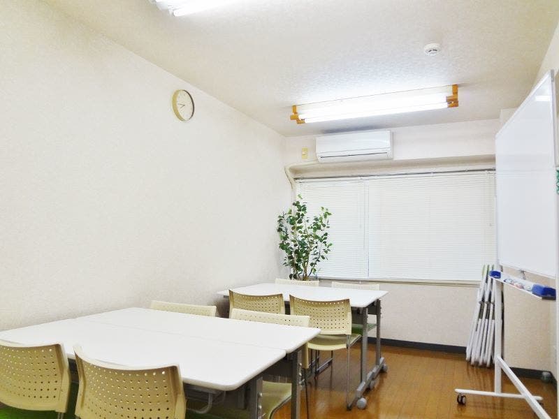 千葉中央駅２分♬千葉駅5分♪コンフォートスペース 千葉✨8人収容★カラフルシートが人気♪高速Wi-Fi無料♫の写真6