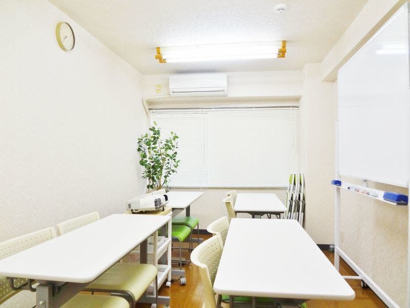 千葉中央駅２分♬千葉駅5分♪コンフォートスペース 千葉✨8人収容★カラフルシートが人気♪高速Wi-Fi無料♫の写真7