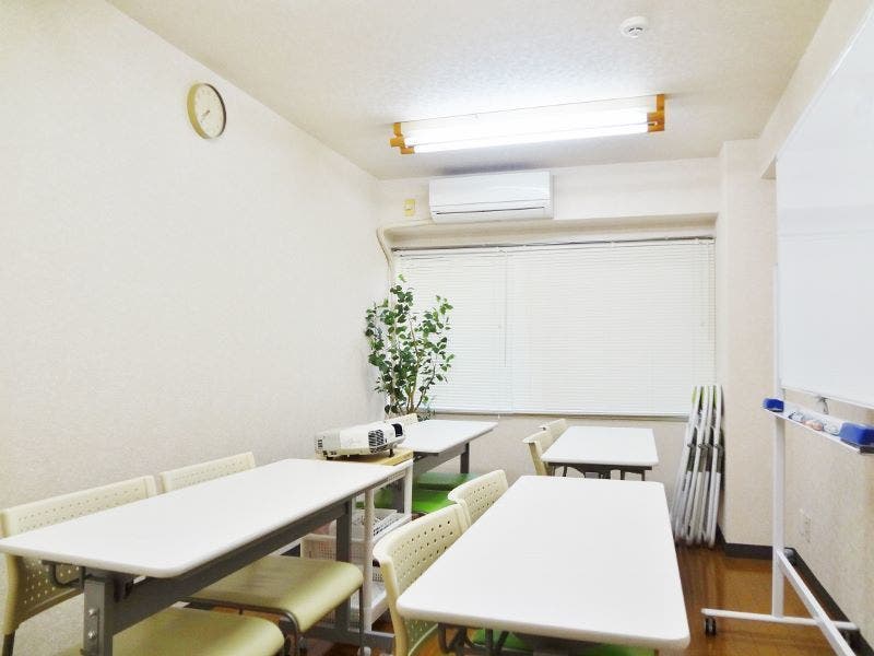 千葉中央駅２分♬千葉駅5分♪コンフォートスペース 千葉✨8人収容★カラフルシートが人気♪高速Wi-Fi無料♫の写真8