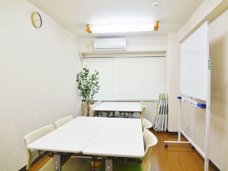 千葉中央駅２分♬千葉駅5分♪コンフォートスペース 千葉✨8人収容★カラフルシートが人気♪高速Wi-Fi無料♫の写真5