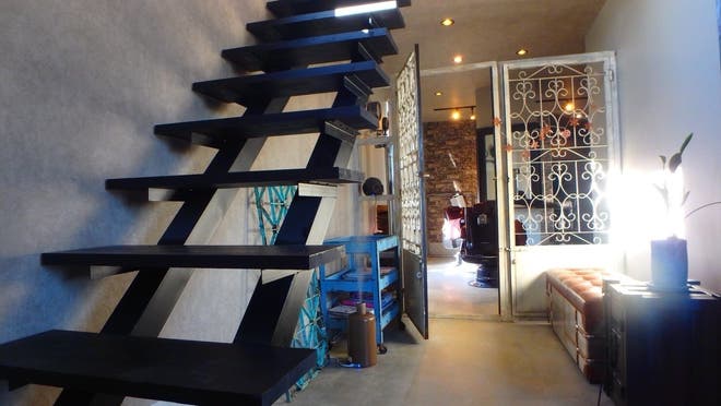 キッズルーム・キッチン付きカフェスペース。駐車場たっぷり完備。タバコルーム完備。お皿も無料でご用意しております。の写真7