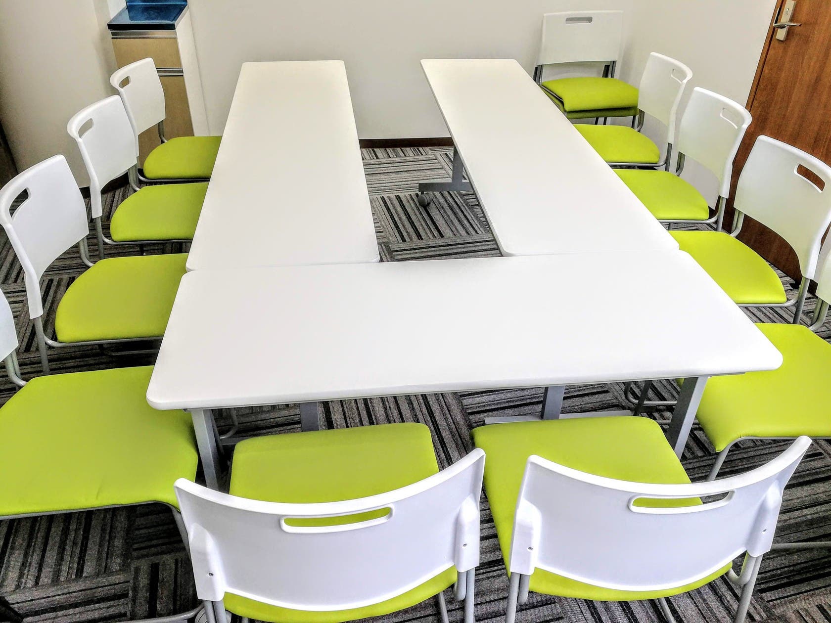 パーティーOK【アクセス抜群】新宿駅徒歩2分、新宿三丁目駅出口横の写真4