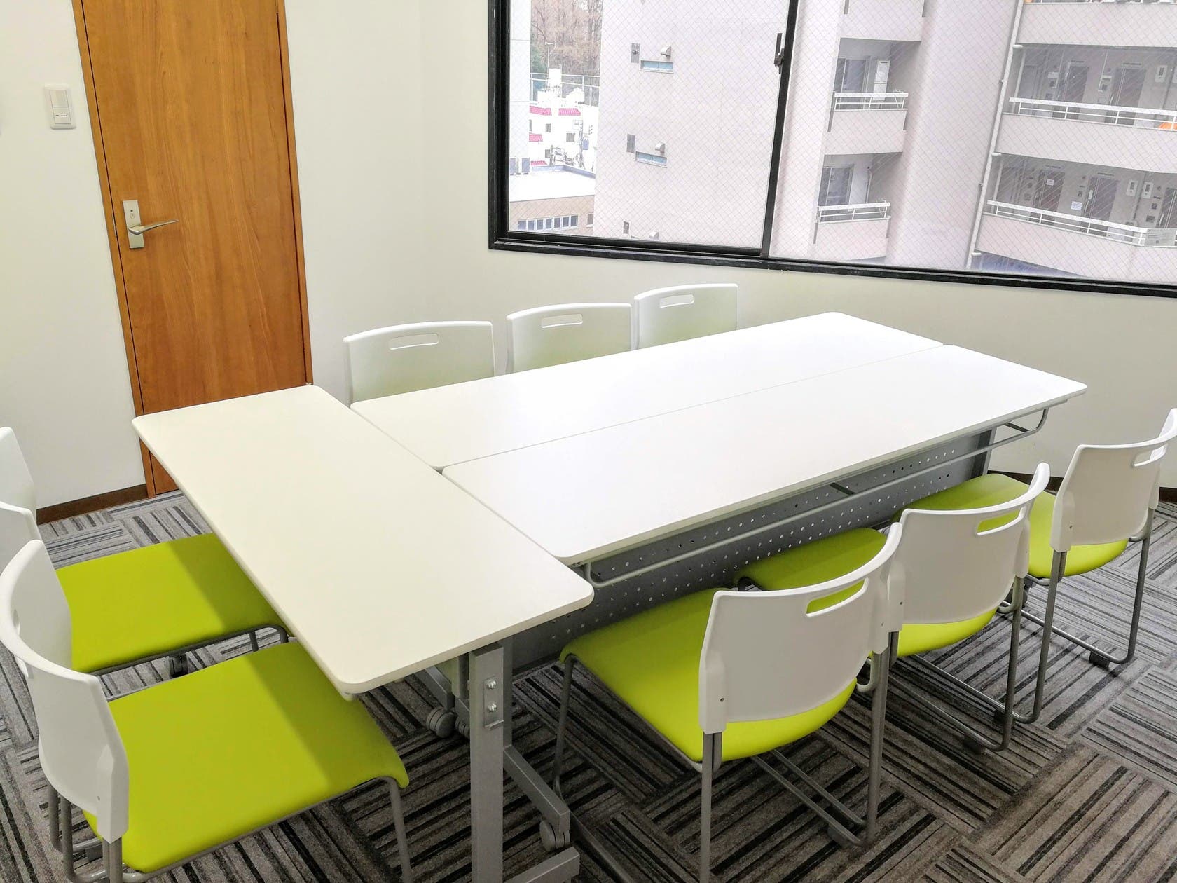 パーティーOK【アクセス抜群】新宿駅徒歩2分、新宿三丁目駅出口横の写真2