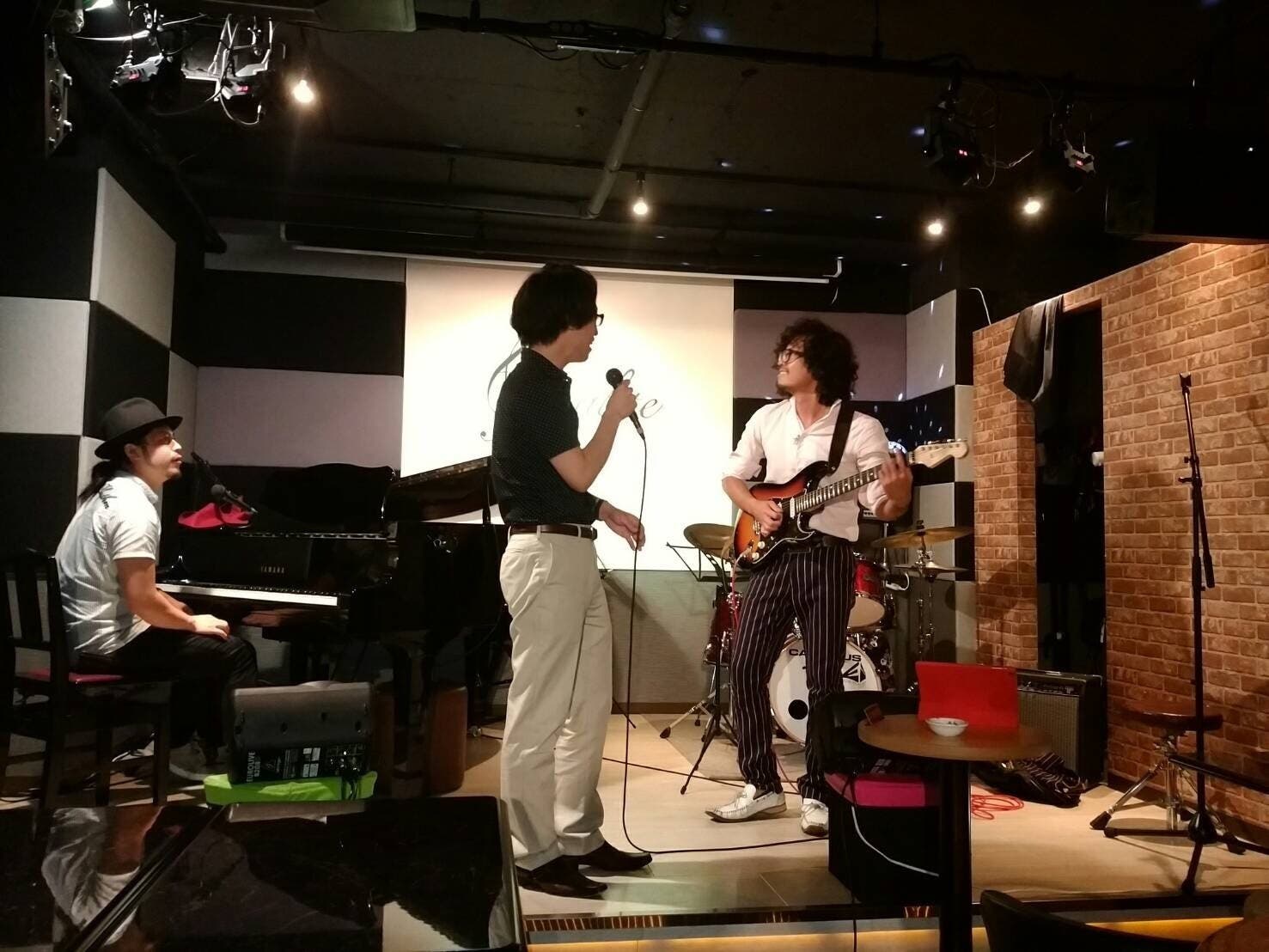 【赤坂のど真ん中】グランドピアノ,ドラム,プロジェクター等の設備充実！お洒落なLIVE BARなのでロケや撮影にも最適！の写真14