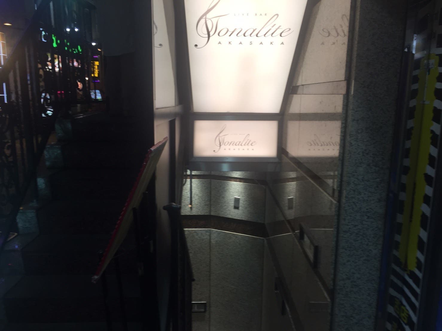 【赤坂のど真ん中】グランドピアノ,ドラム,プロジェクター等の設備充実！お洒落なLIVE BARなのでロケや撮影にも最適！の写真17