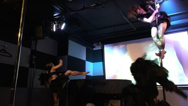 【赤坂のど真ん中】グランドピアノ,ドラム,プロジェクター等の設備充実!お洒落なLIVE BARなのでロケや撮影にも最適!の写真11