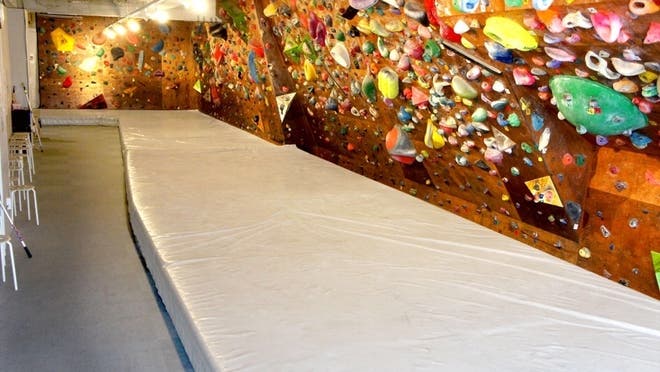 話題のボルダリングジム貸切!女子会・サークル・親睦会・撮影利用などに!の写真1