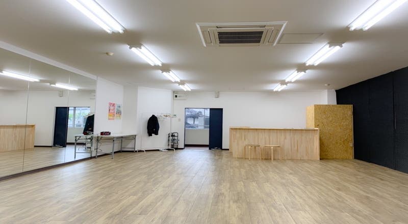 鏡貼りの駅近スタジオ！ダンスレッスン・撮影会・研修会利用などに！