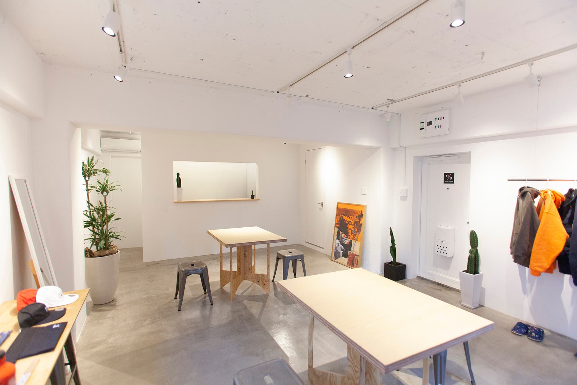 代々木公園近くのオープンスペース。撮影機材、WIFI完備。展示会やオフサイトミーティングなどに。の写真6