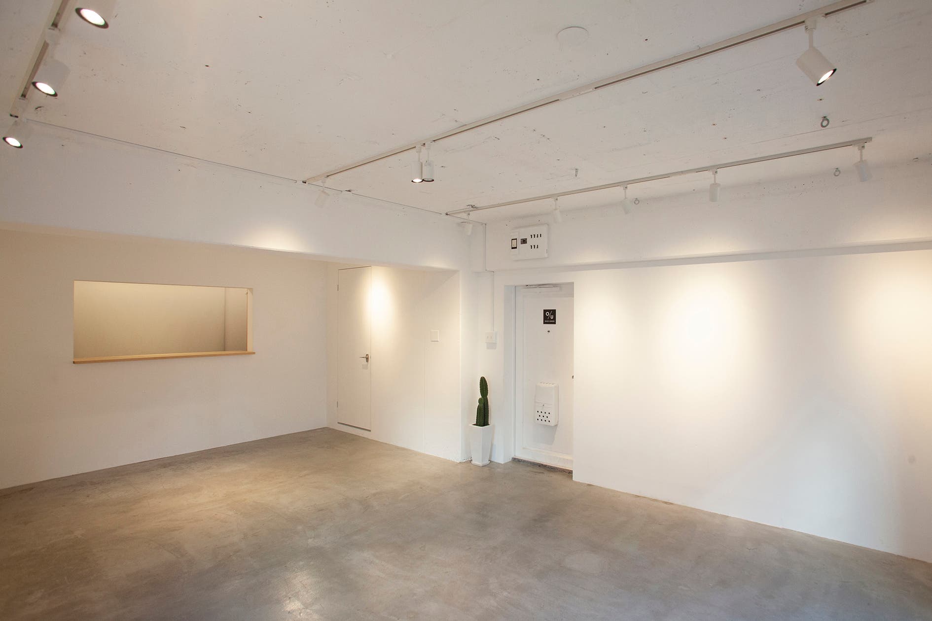 代々木公園近くのオープンスペース。撮影機材、WIFI完備。展示会やオフサイトミーティングなどに。の写真14