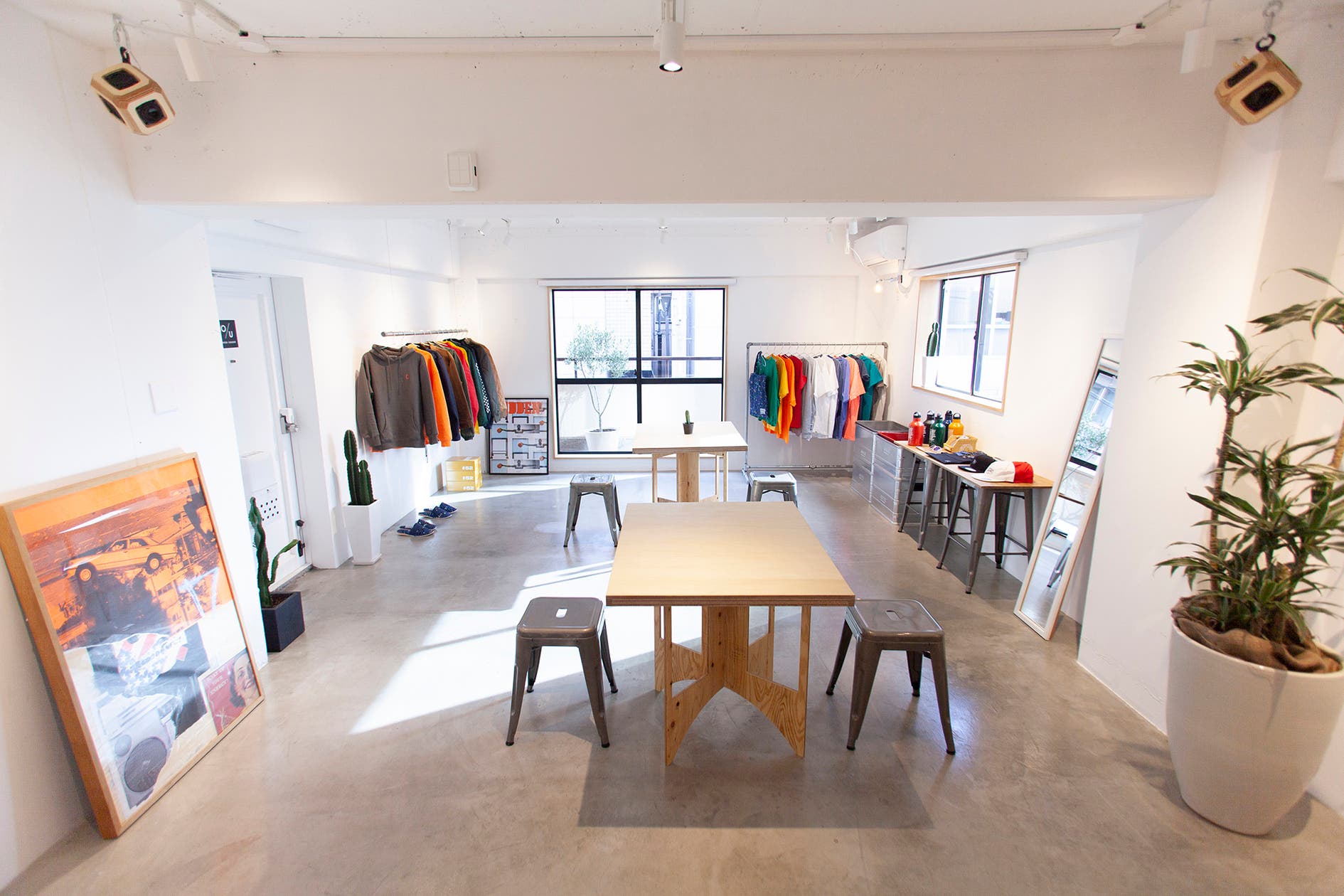 代々木公園近くのオープンスペース。撮影機材、WIFI完備。展示会やオフサイトミーティングなどに。の写真2