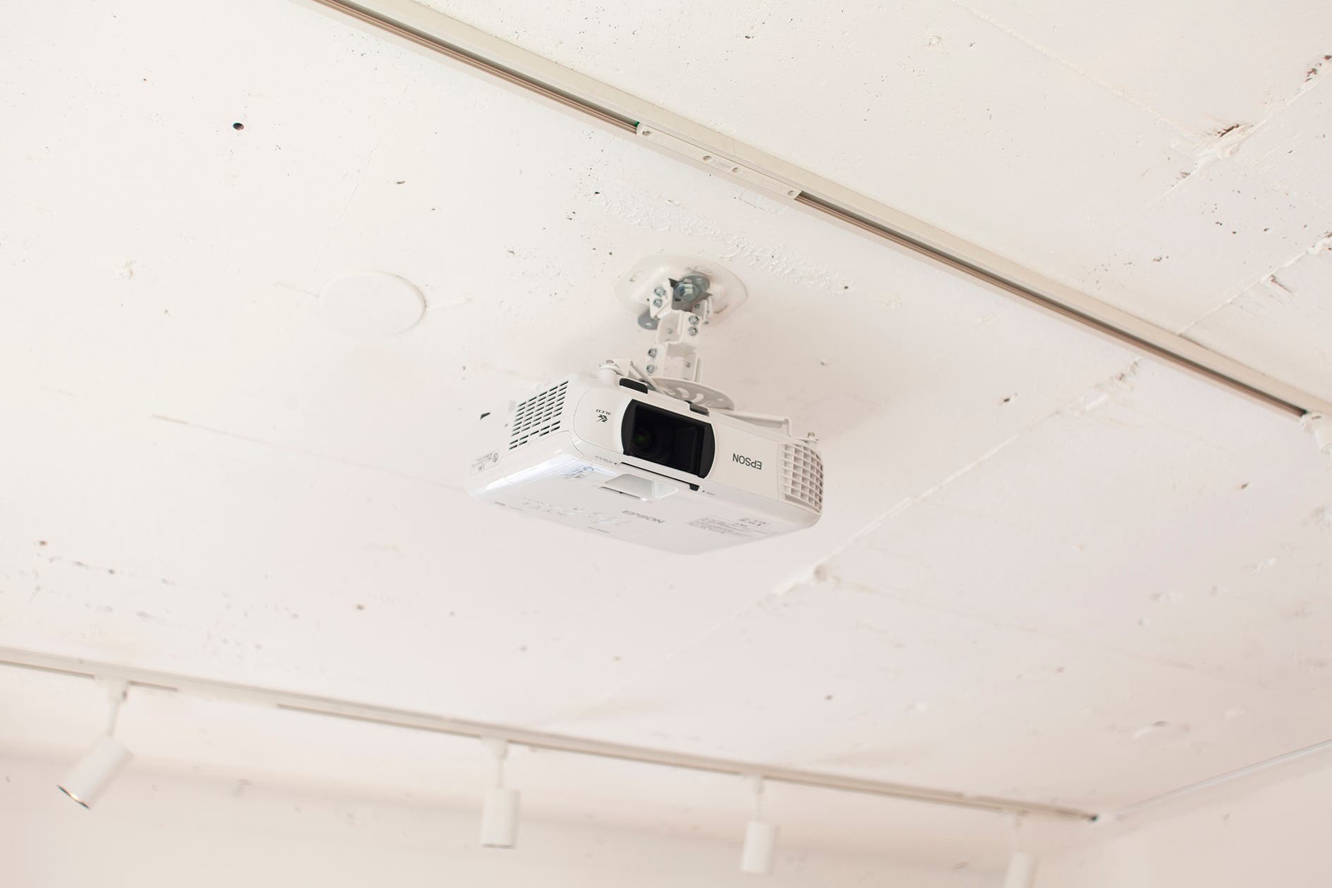 代々木公園近くのオープンスペース。撮影機材、WIFI完備。展示会やオフサイトミーティングなどに。の写真24