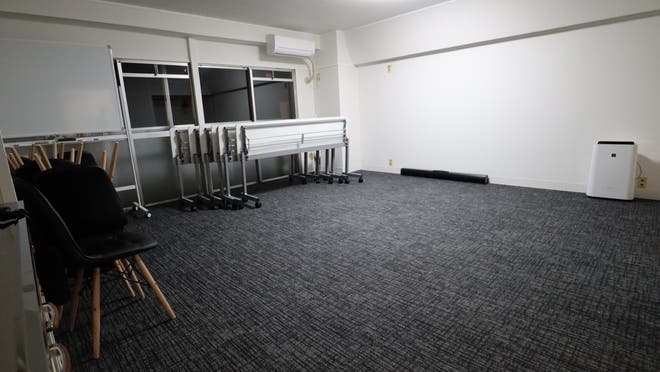 ◆博多駅徒歩3分◆感染・暑さ対策実施中!講習会や研修などにおすすめ!プロジェクターも使用無料。お気軽会議室博多11の写真2