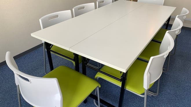 女性利用多数(日本橋駅・茅場町駅歩3分)各種教室、会議、商談、面接、研修、撮影、ボードゲーム、自習等に最適な個室スペースの写真1