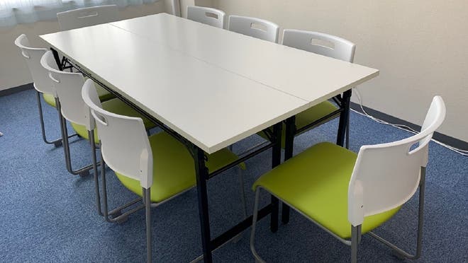 女性利用多数(日本橋駅・茅場町駅歩3分)各種教室、会議、商談、面接、研修、撮影、ボードゲーム、自習等に最適な個室スペースの写真2