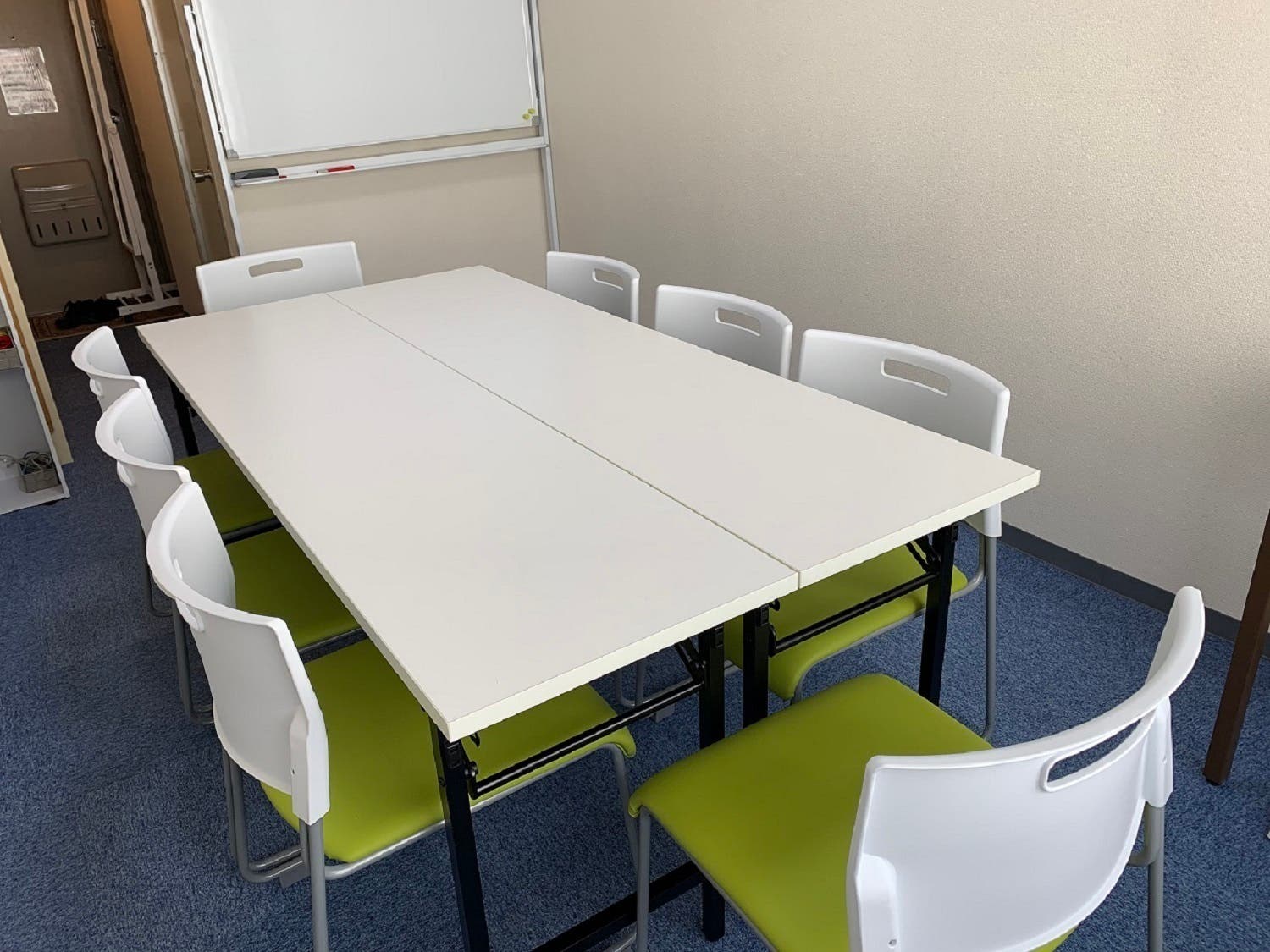 女性利用多数（日本橋駅・茅場町駅歩3分）各種教室、会議、商談、面接、研修、撮影、ボードゲーム、自習等に最適な個室スペースの写真6