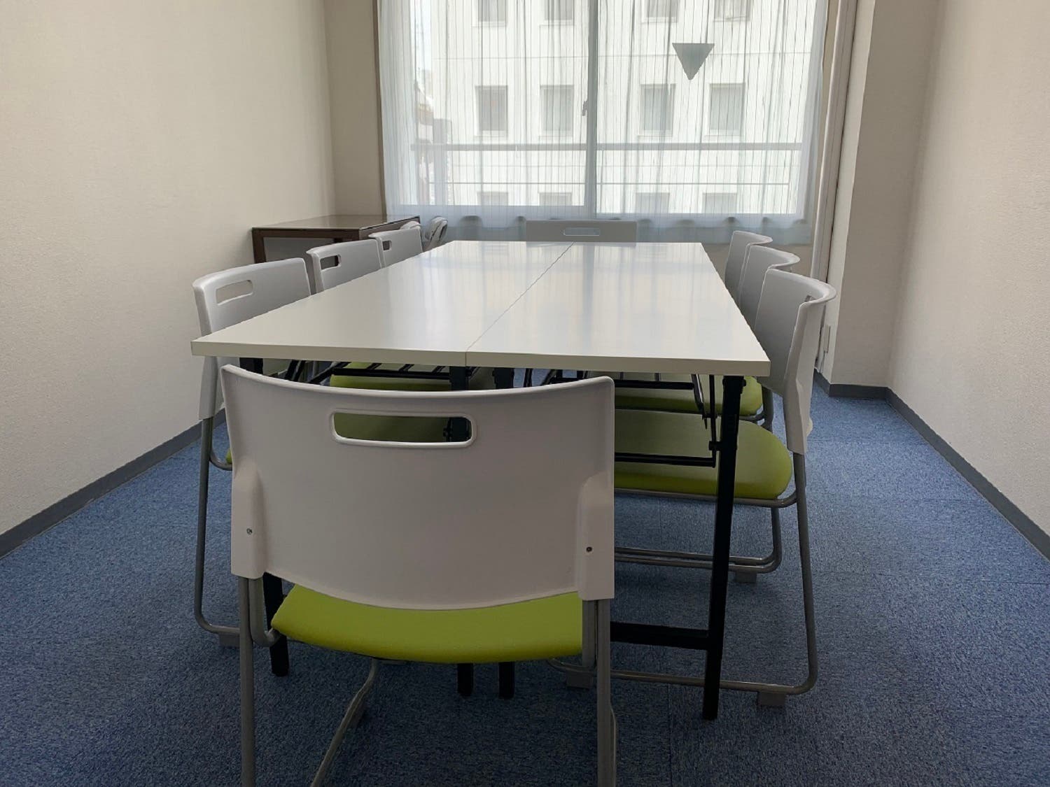 女性利用多数（日本橋駅・茅場町駅歩3分）各種教室、会議、商談、面接、研修、撮影、ボードゲーム、自習等に最適な個室スペースの写真7