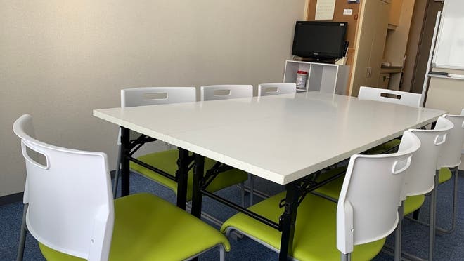 女性利用多数(日本橋駅・茅場町駅歩3分)各種教室、会議、商談、面接、研修、撮影、ボードゲーム、自習等に最適な個室スペースの写真8